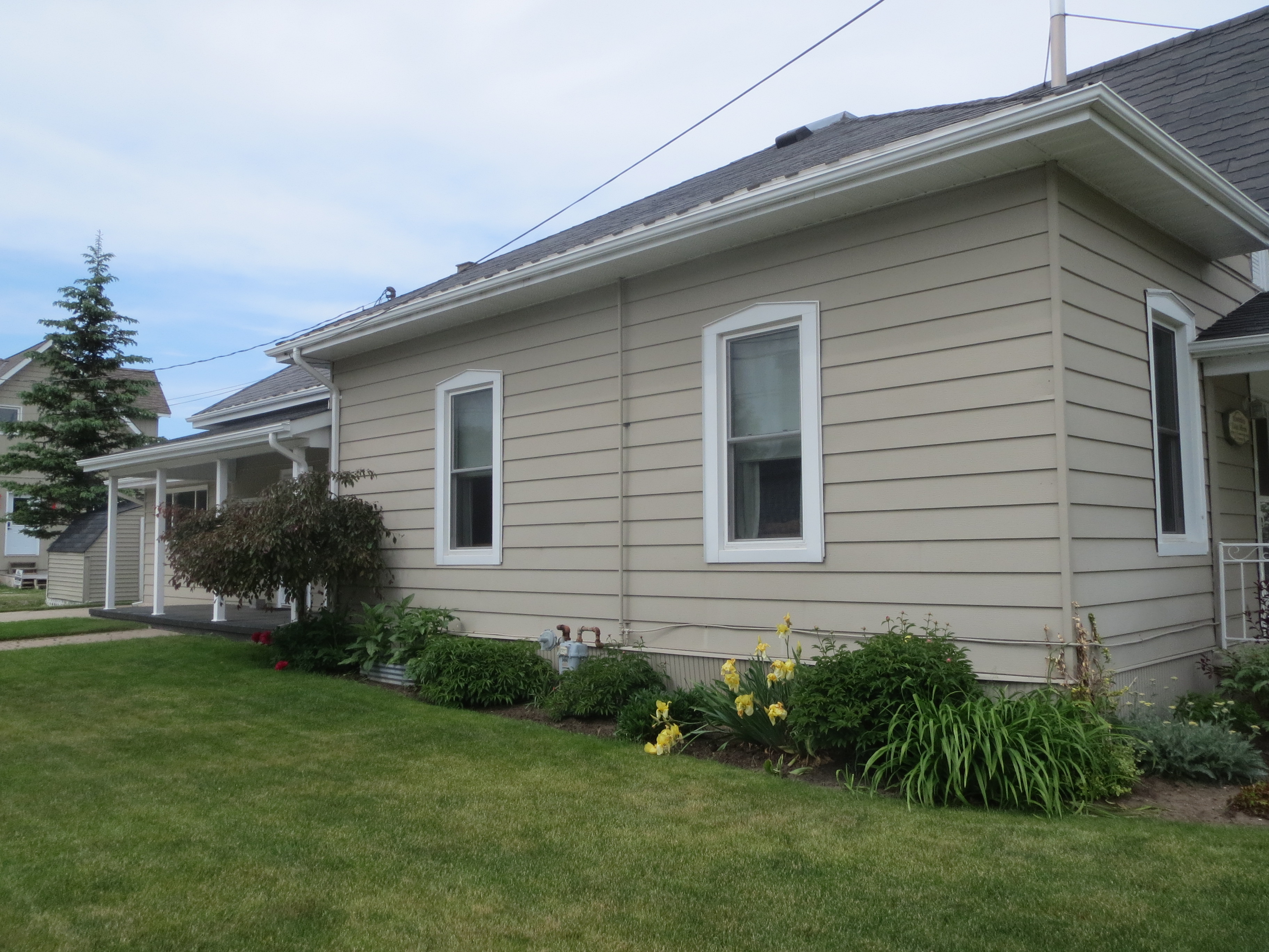 12 Side – Cottage & House Rental – Short and Long Term & Property ...